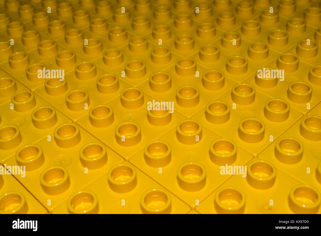 Plastic building bricks hi-res stock photography and images - Alamy