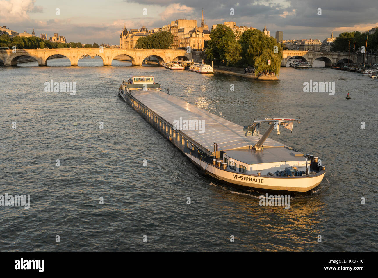 Barge on the Seine, with Ile de la Cite and Port Neuf behind, Paris ...