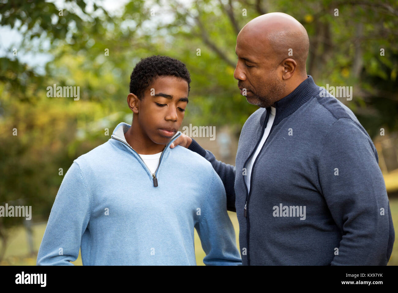 Father son talking serious hi-res stock photography and images - Alamy