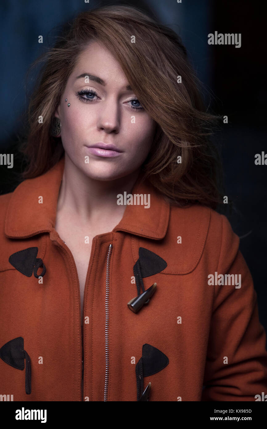 Young trendy woman in outdoor country setting Stock Photo - Alamy