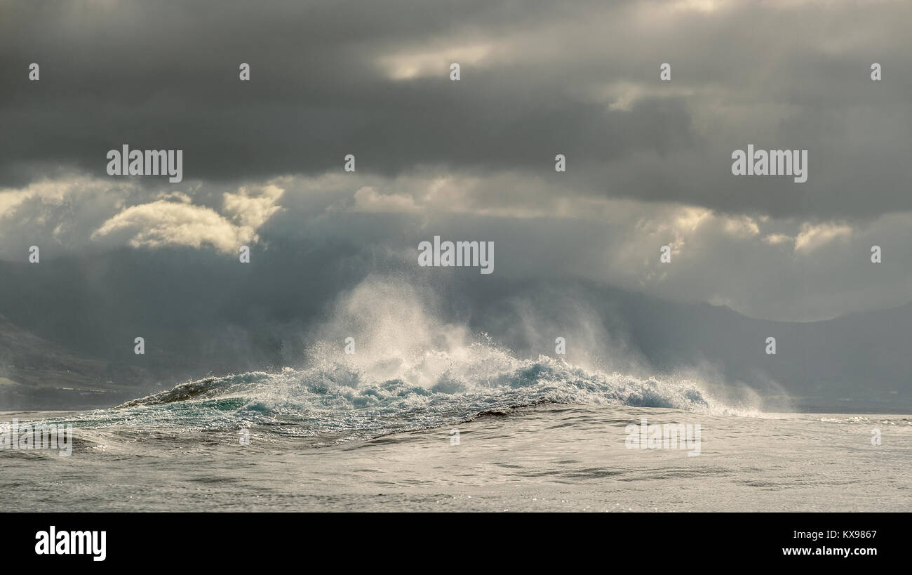 Powerful ocean waves breaking. Wave on the surface of the ocean. Wave ...
