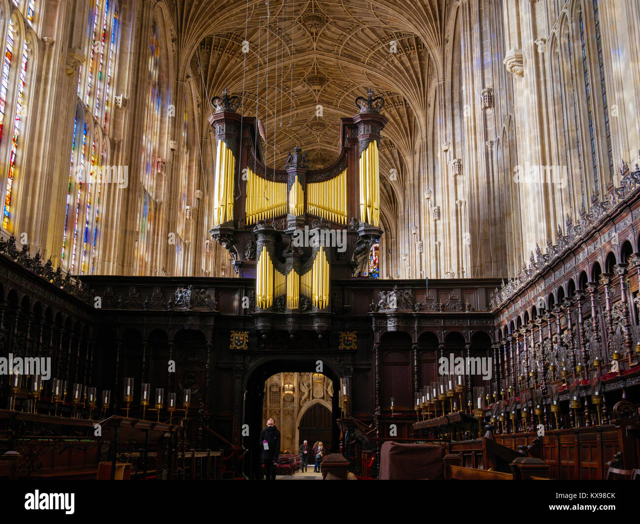 The organ above the wooden rood screen in the chapel at King's college ...