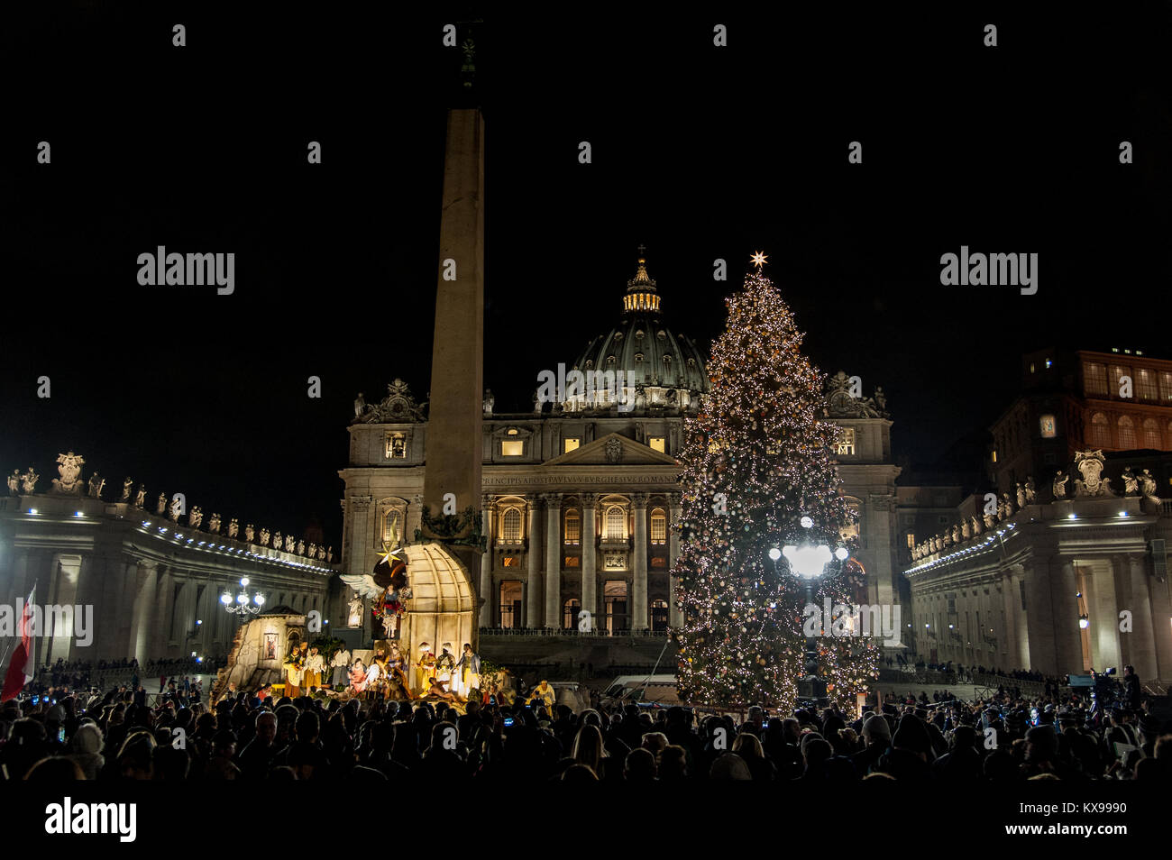 Ceremony of lighting the Christmas tree and the nativity scene in St ...