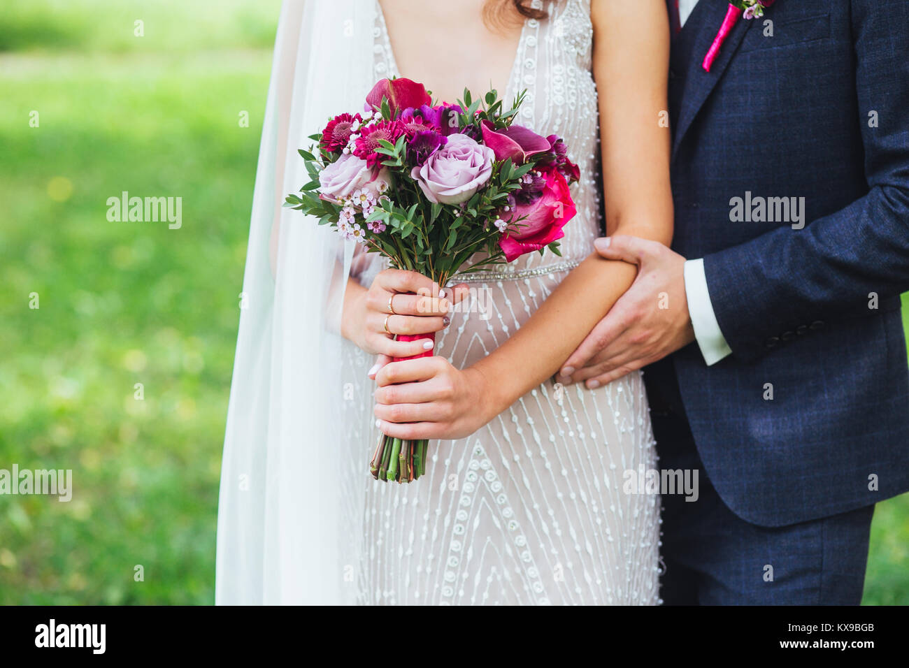 Wedding couple holding hands hi-res stock photography and images - Alamy