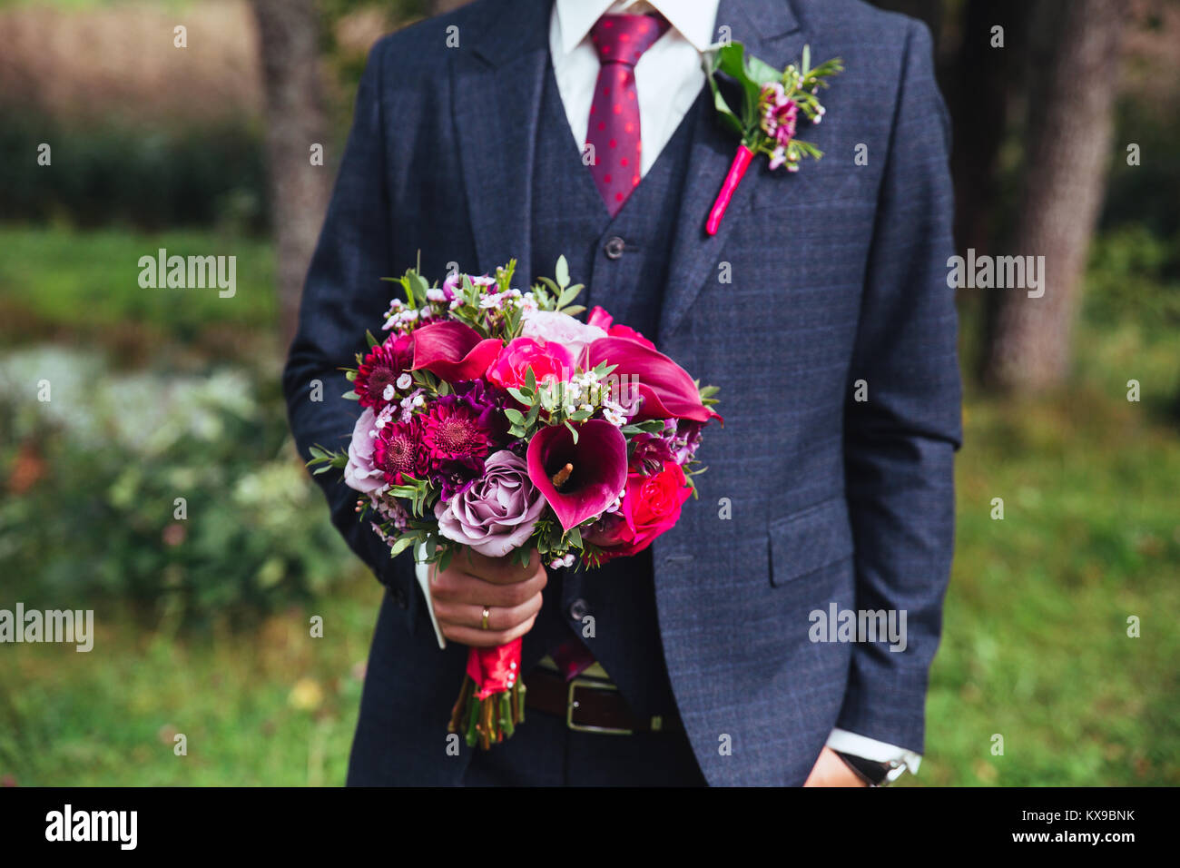 Groom costume hi-res stock photography and images - Alamy