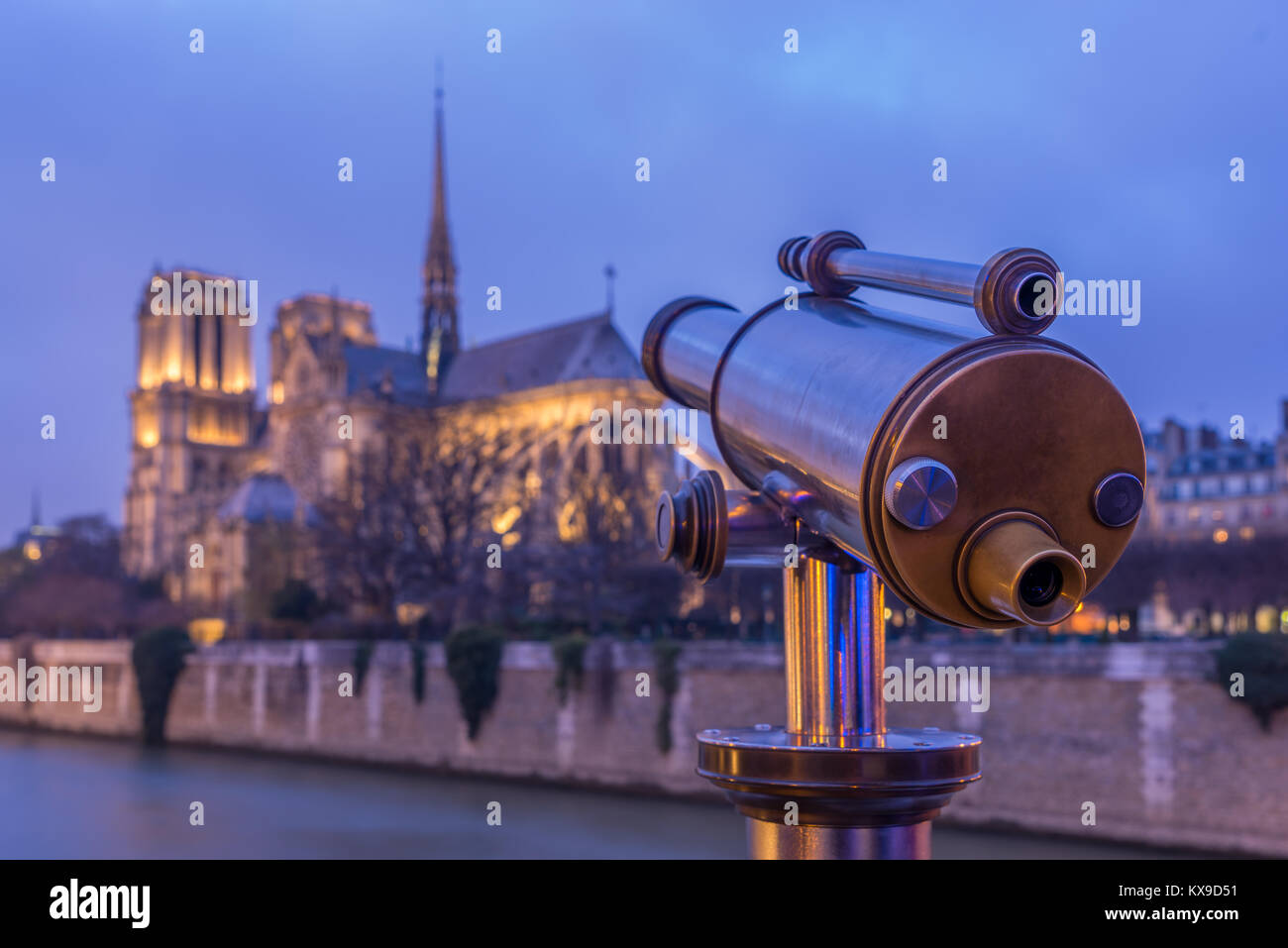 telescope at Notre Dame de Paris at night Stock Photo - Alamy