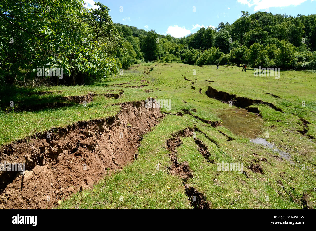 Land slides hi-res stock photography and images - Alamy