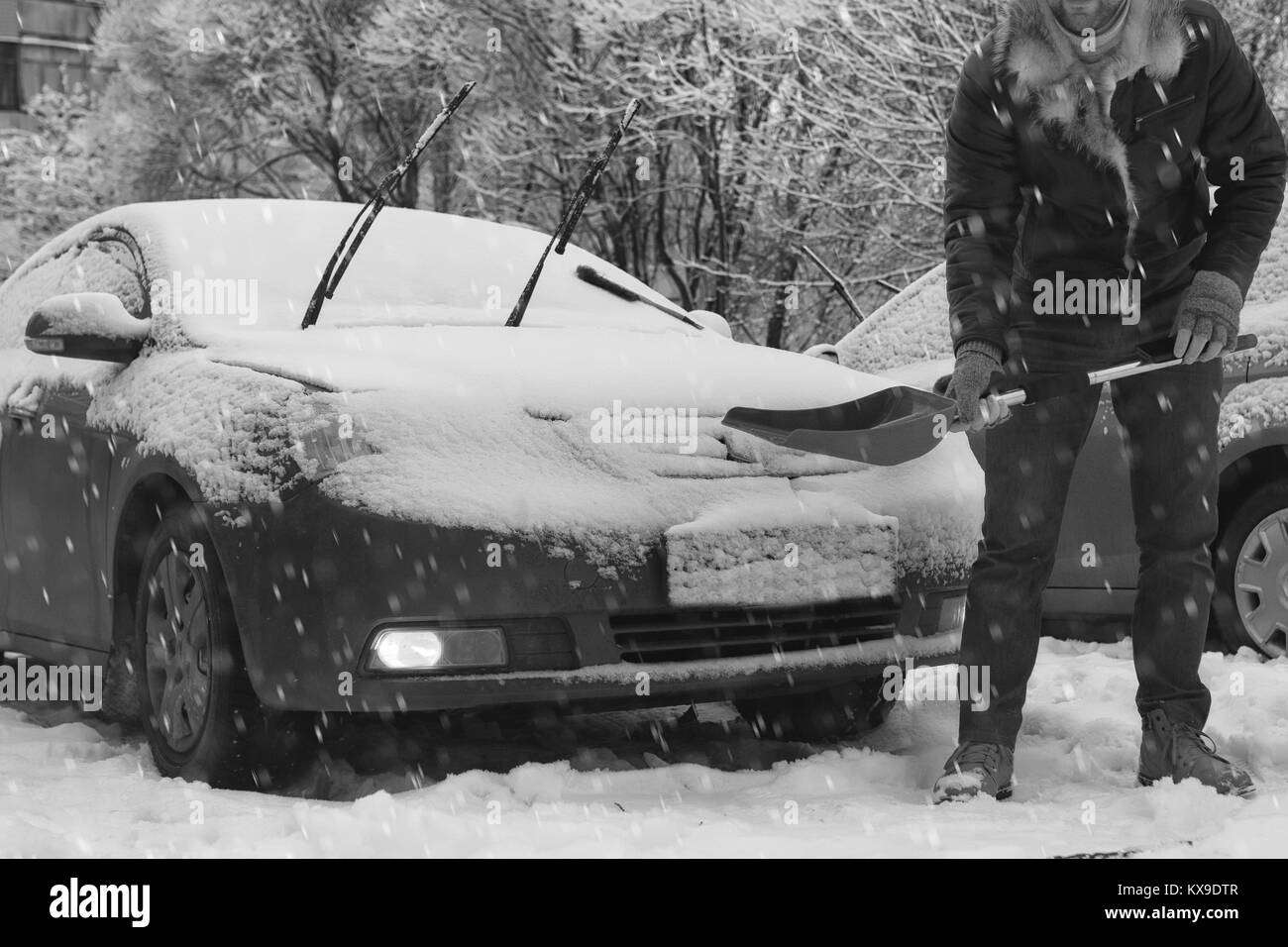 Stylish man wearing winter Black and White Stock Photos & Images - Alamy