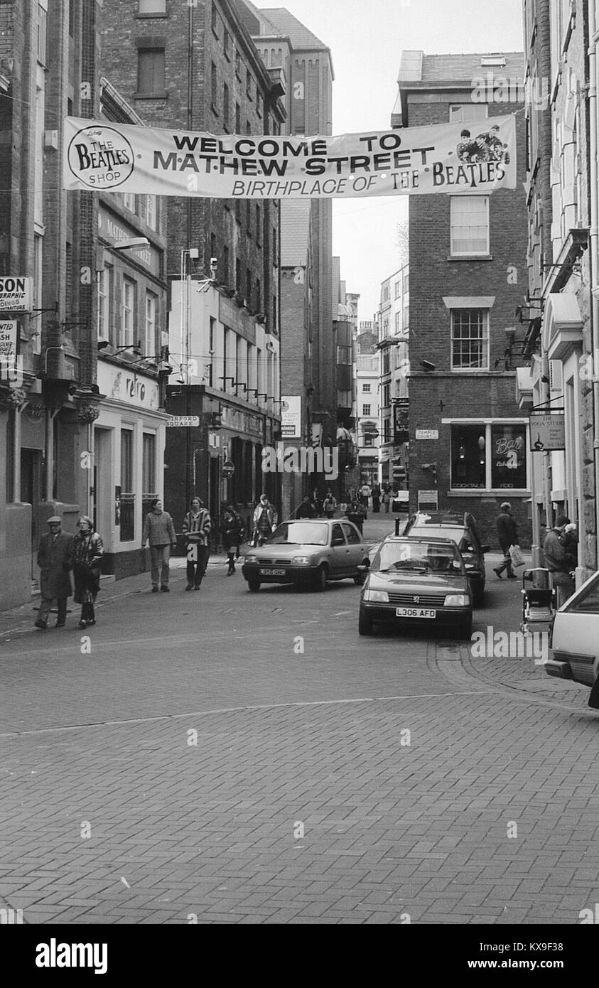 Liverpool black and white images hi-res stock photography and images ...