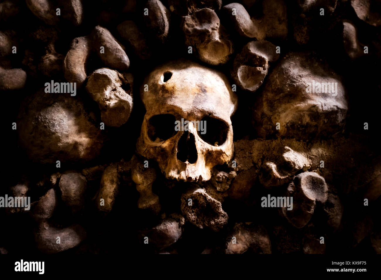 skulls and bones in Paris Catacombs France Stock Photo - Alamy