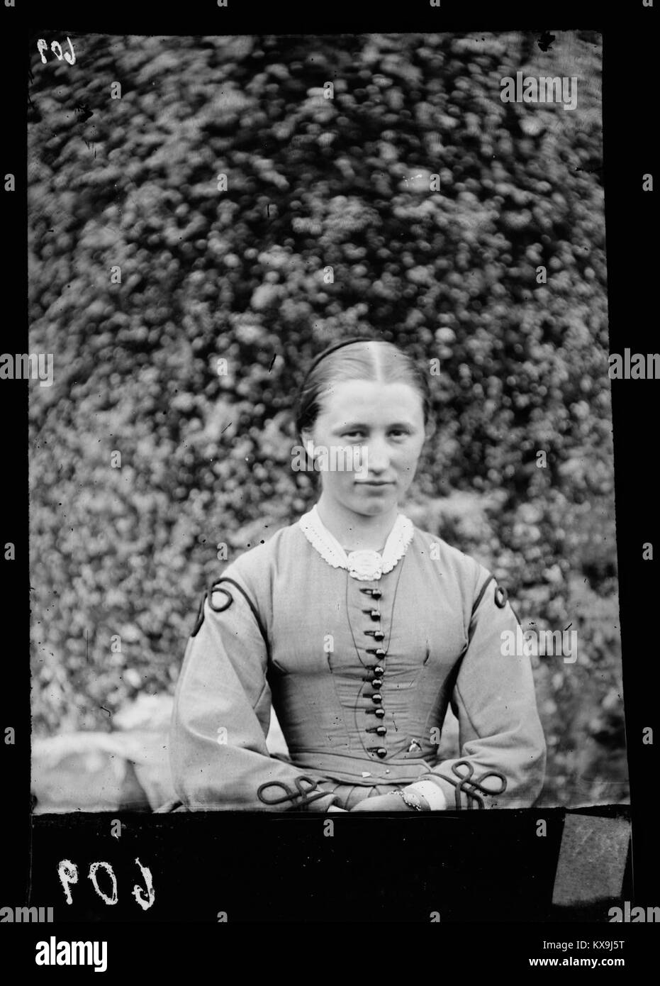 A painting titled 'Huldra i berget' by Milda D. Olsen Bjeldaanes ...