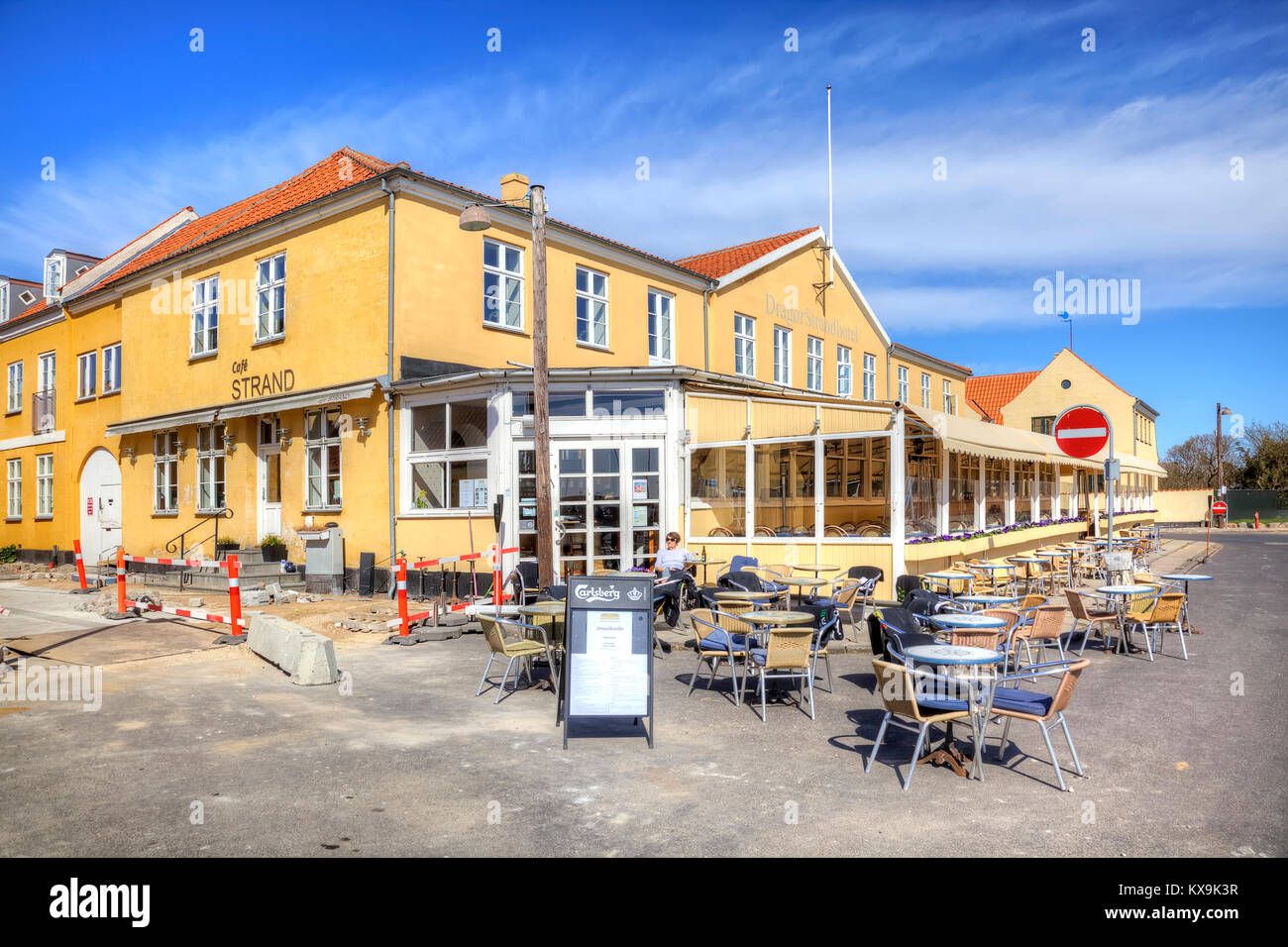 Settlement building hi-res stock photography and images - Alamy
