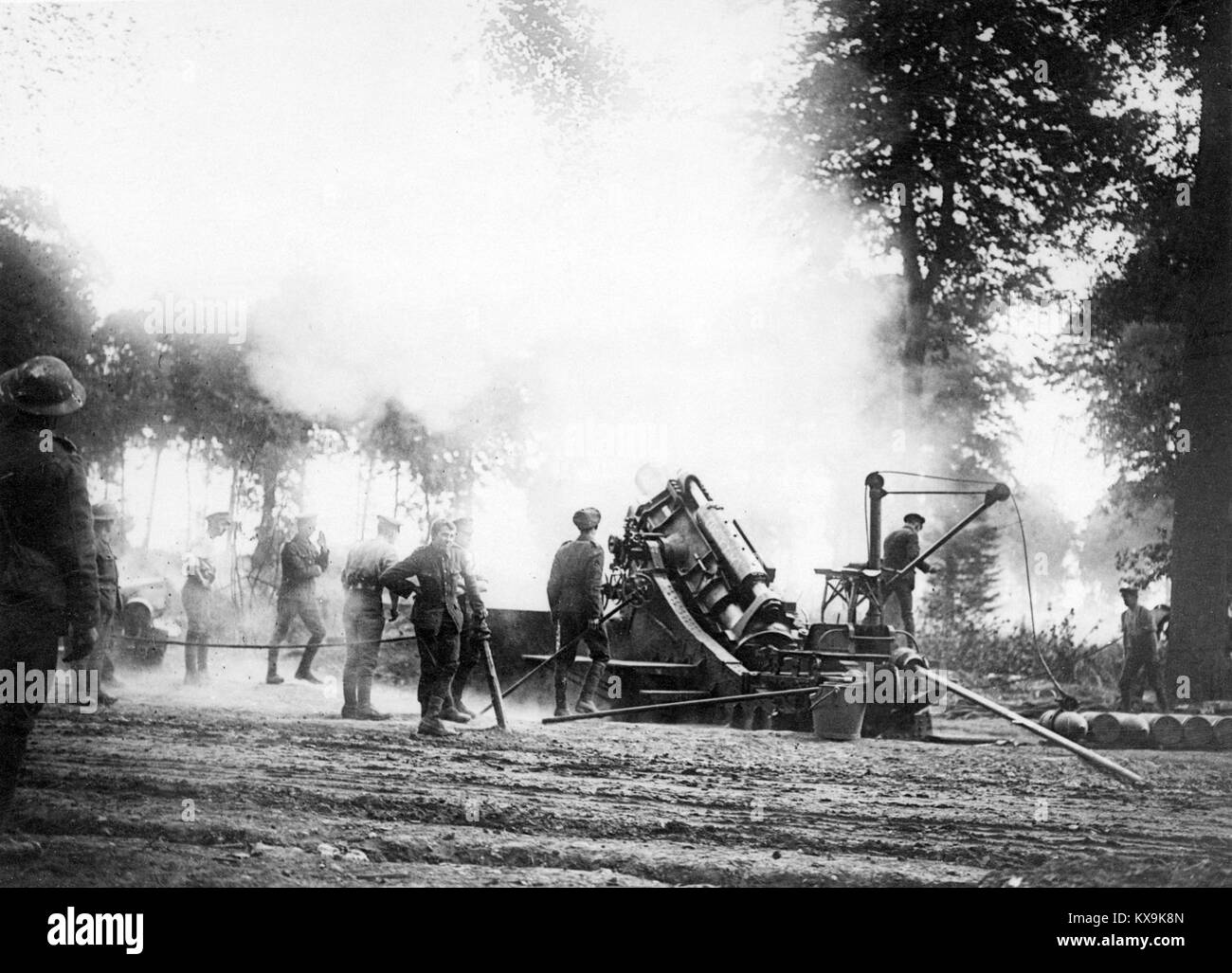 9.2 inch howitzer firing France WWI Stock Photo - Alamy
