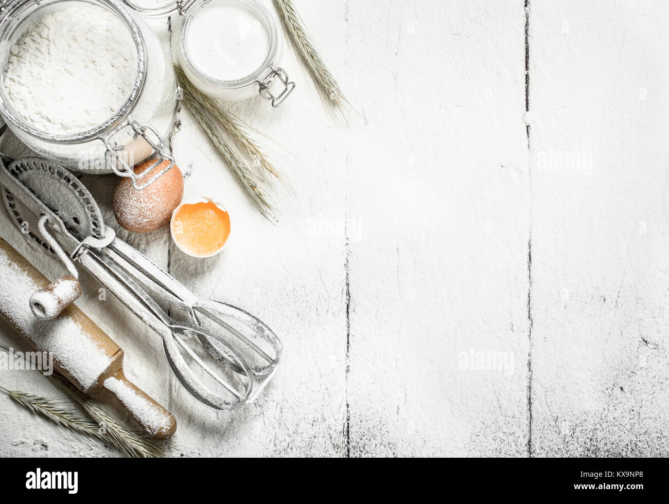 Baking background. Tools and ingredients for the dough Stock Photo - Alamy