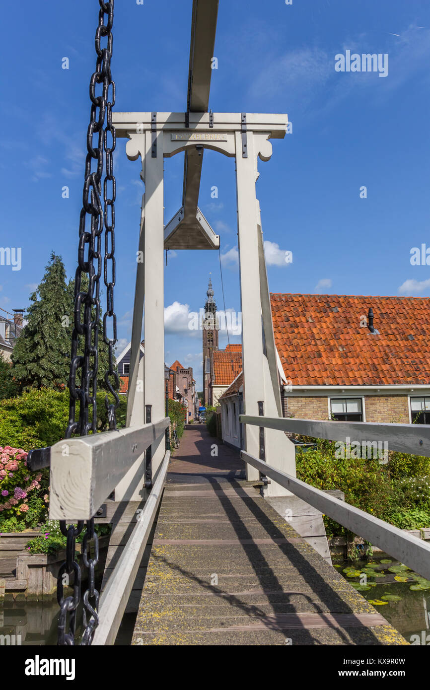 Small wooden bridge in the historic cenetr of Edam, Netherlands Stock ...