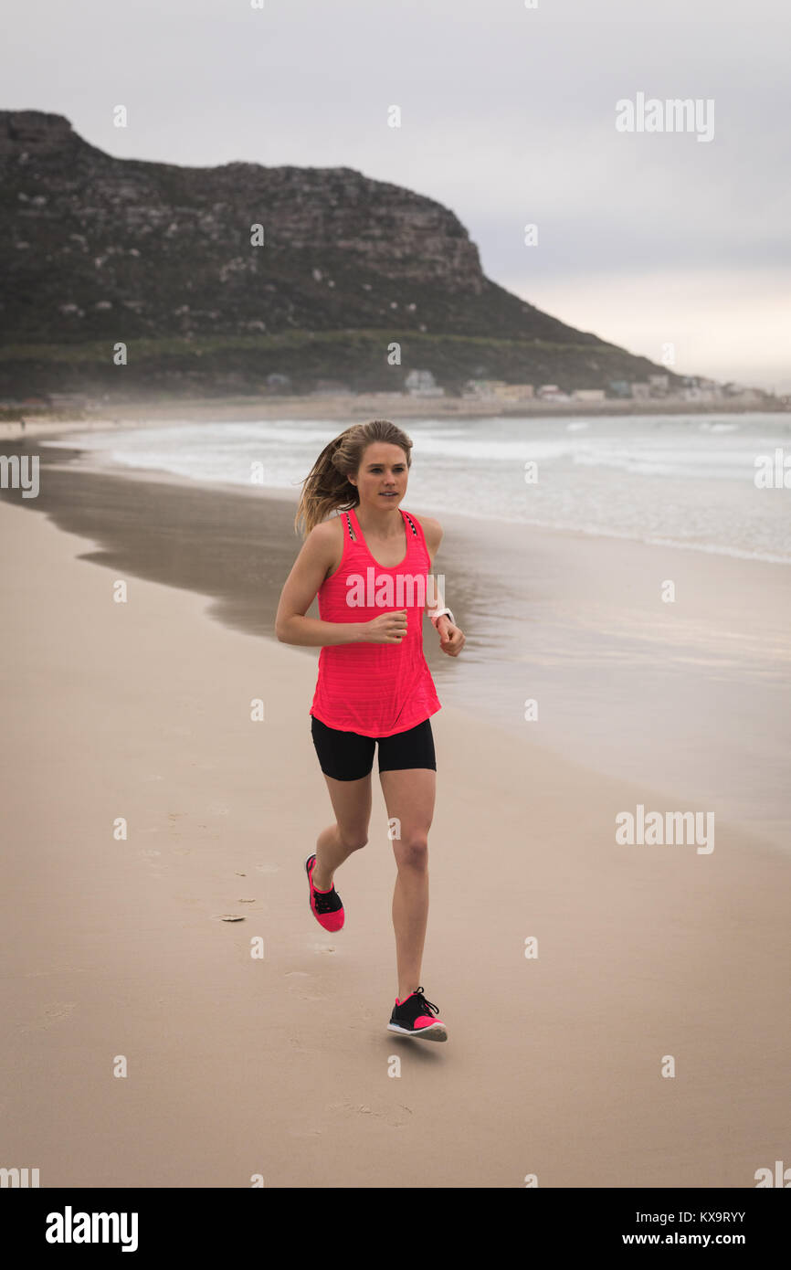 Beautiful women at the beach hi-res stock photography and images - Alamy