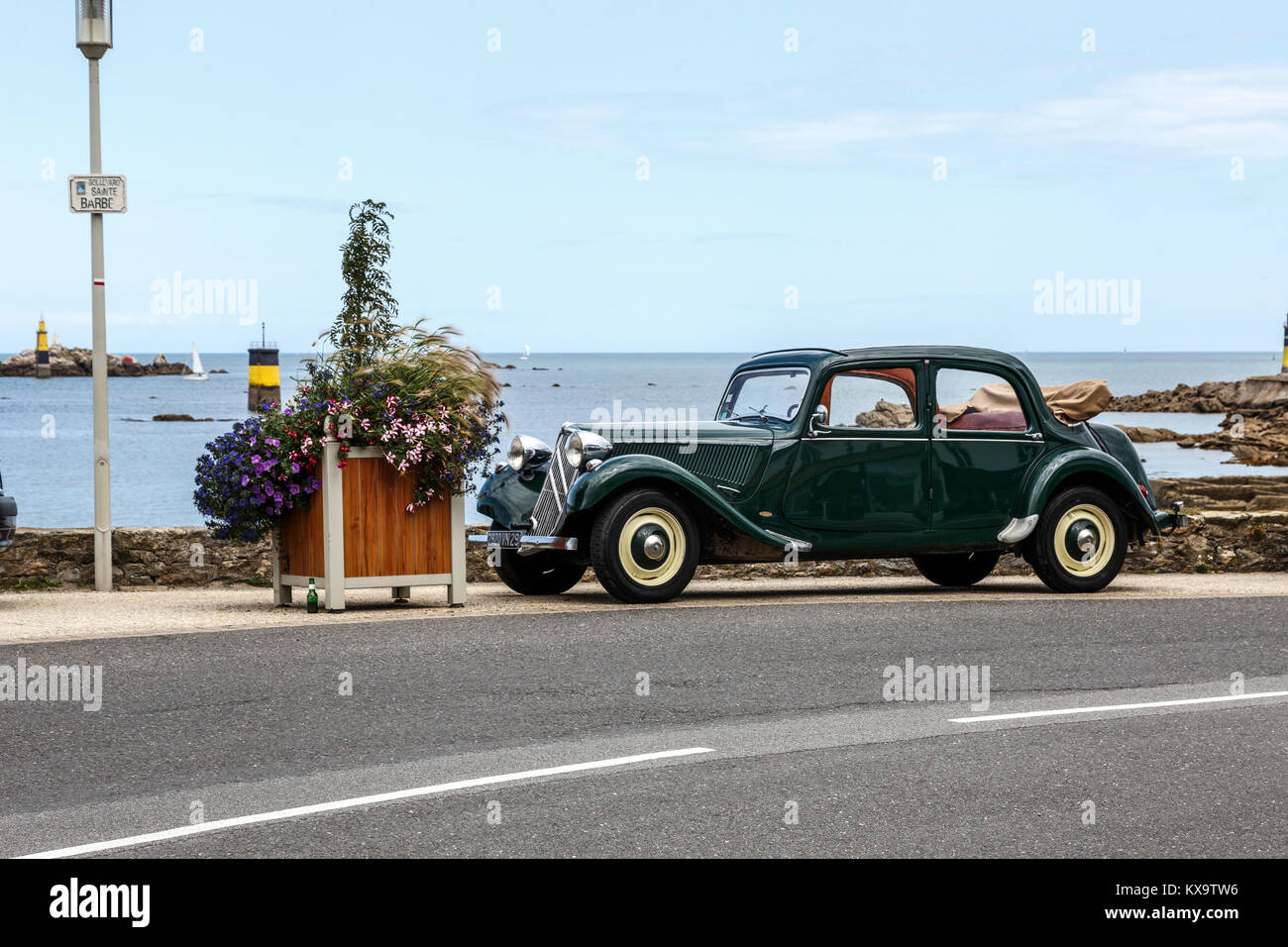 Immaculate vintage Citroen Traction Avant car Stock Photo - Alamy