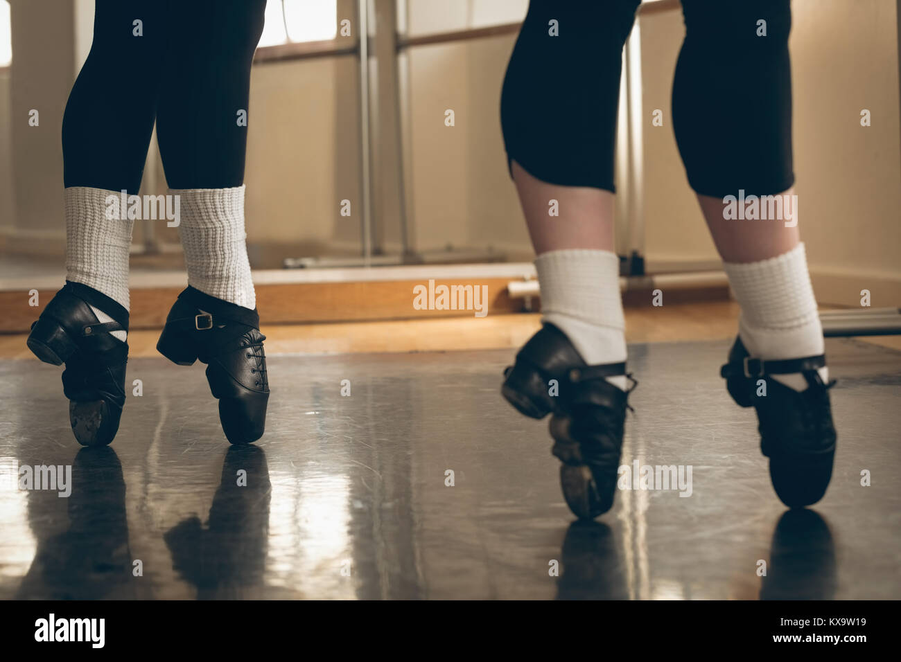 Tap Dancing Woman Stock Photos & Tap Dancing Woman Stock Images - Alamy