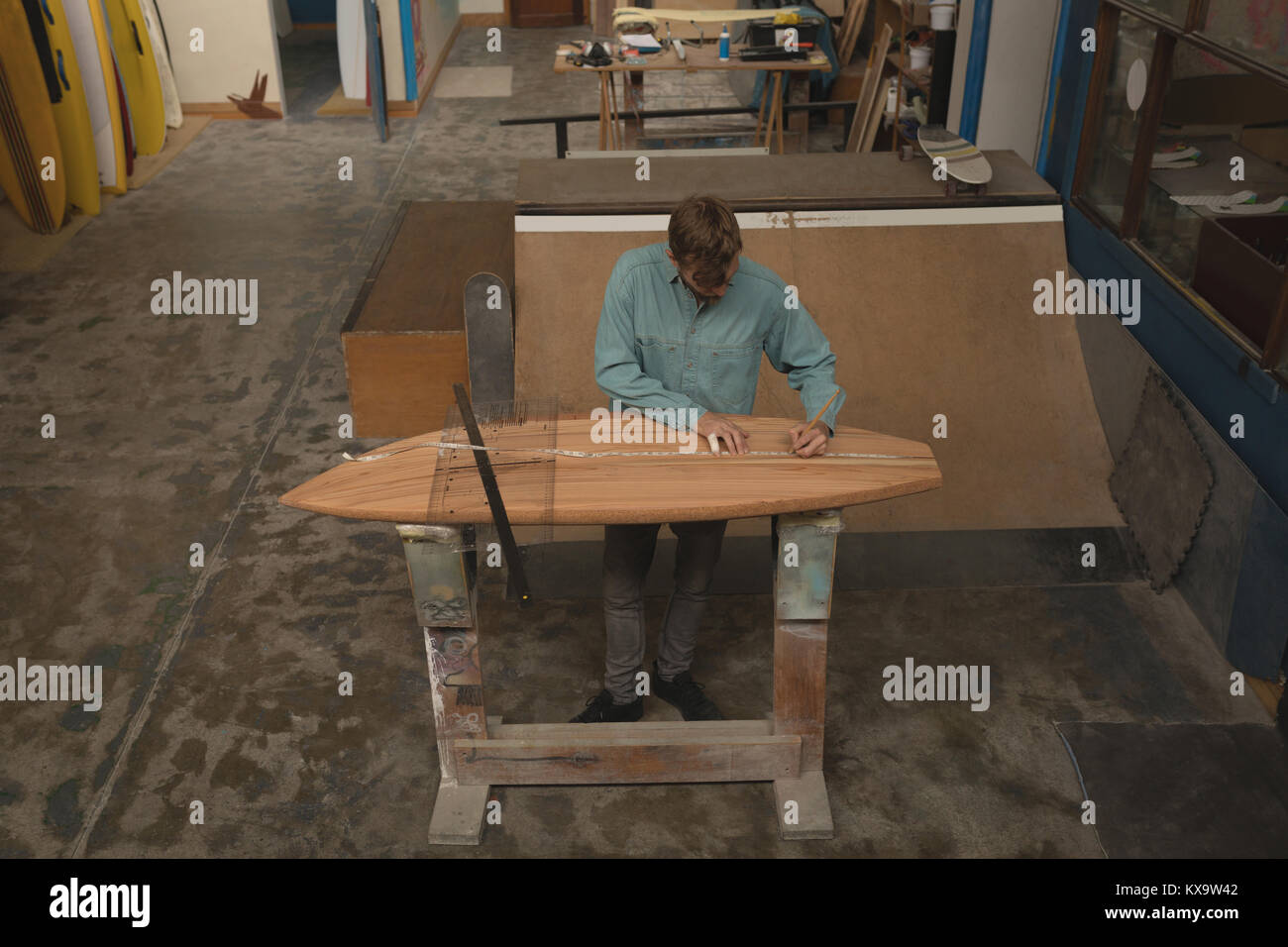 Measuring with ruler hi-res stock photography and images - Alamy