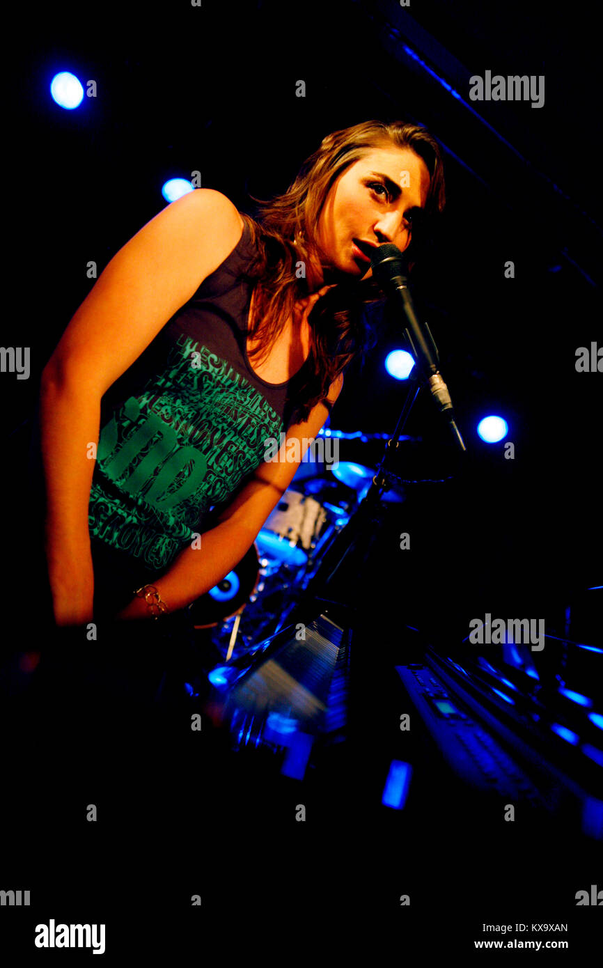 Sara bareilles hi-res stock photography and images - Alamy