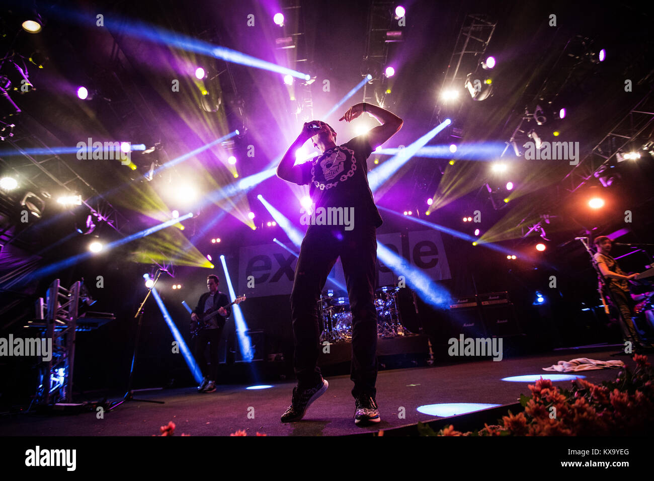 The English singer, songwriter and rapper Elliot John Gleave is better ...