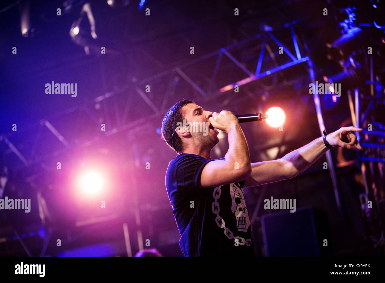 The English singer, songwriter and rapper Elliot John Gleave is better ...