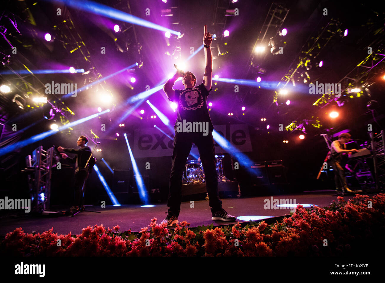 The English singer, songwriter and rapper Elliot John Gleave is better ...