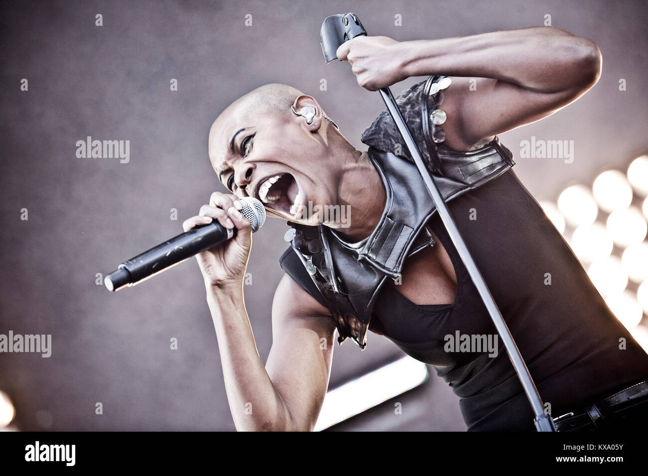 Skin deborah anne dyer hi-res stock photography and images - Alamy