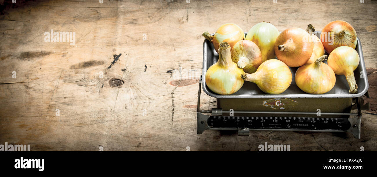 Spice scale gold hi-res stock photography and images - Alamy