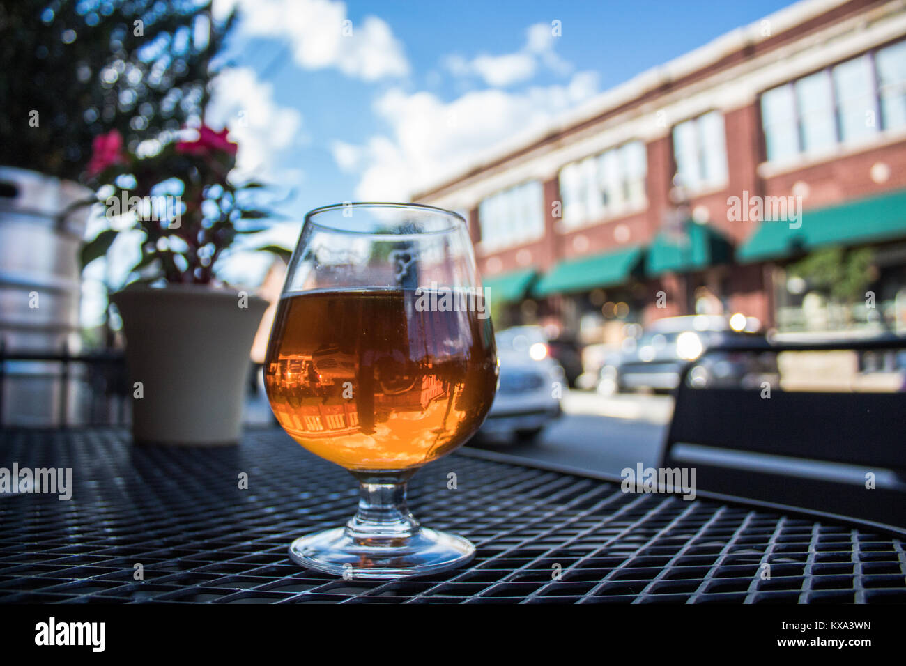 The glass works bar hi-res stock photography and images - Alamy