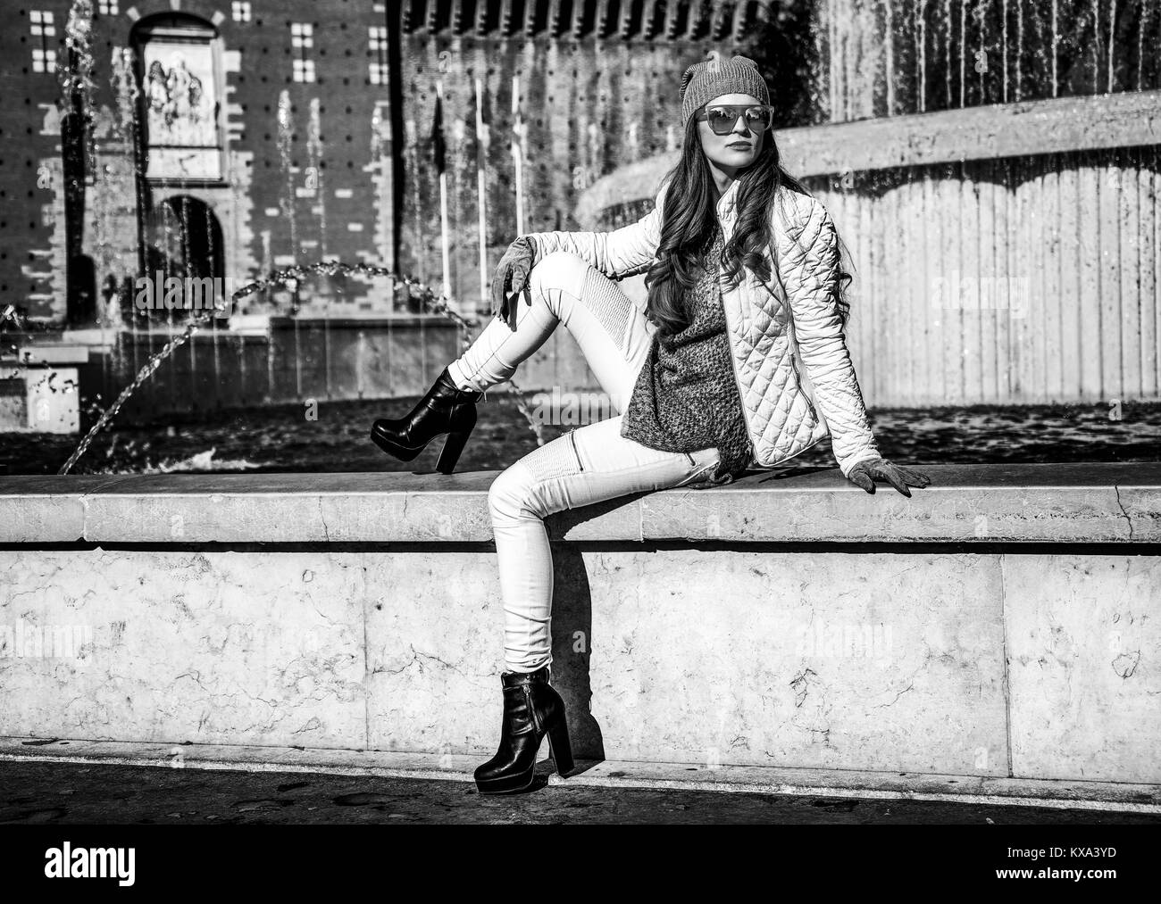 Rediscovering things everybody love in Milan. Full length portrait of ...