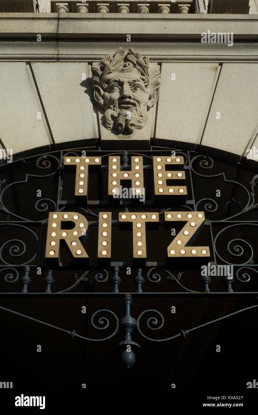 Victoria, Green Park, London Stock Photo - Alamy