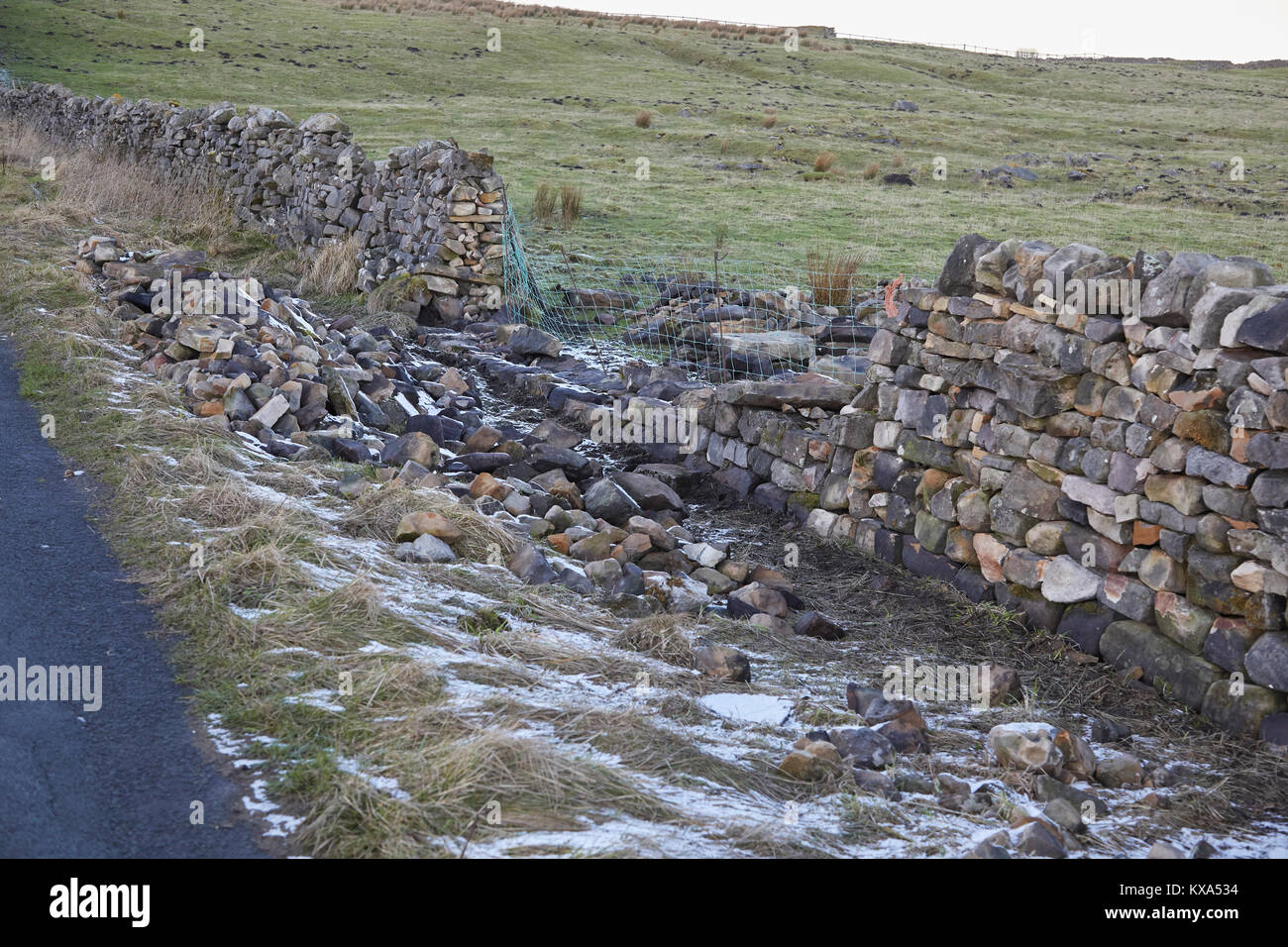 Dry stone wall damage hi-res stock photography and images - Alamy