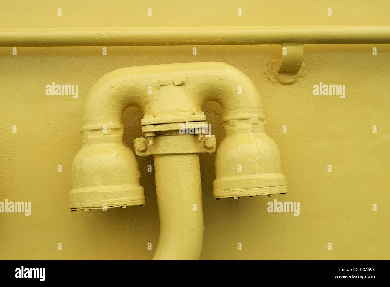 Fire hydrant fire hose connected hi-res stock photography and images ...