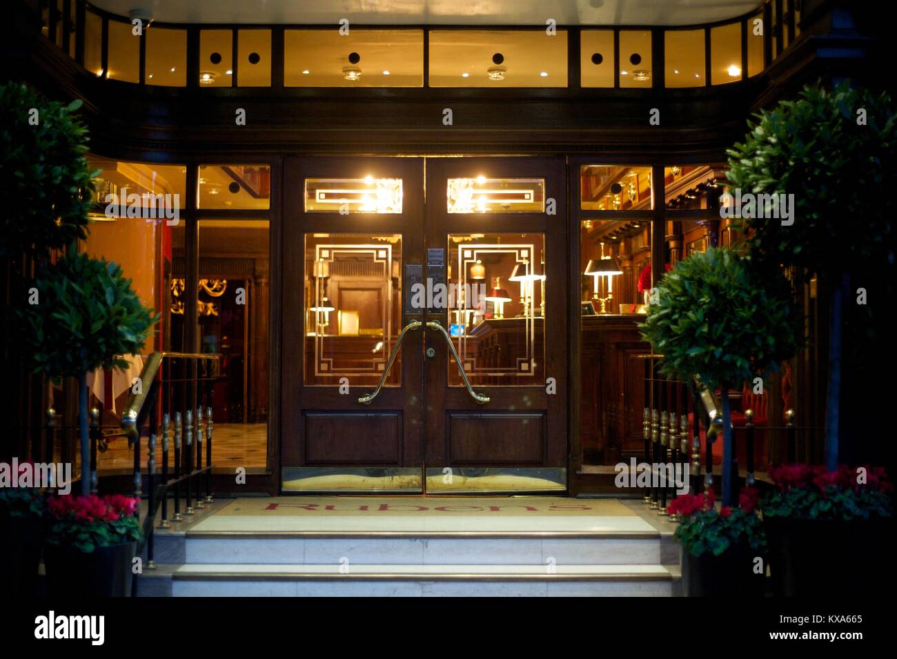 Victoria, Green Park, London Stock Photo - Alamy