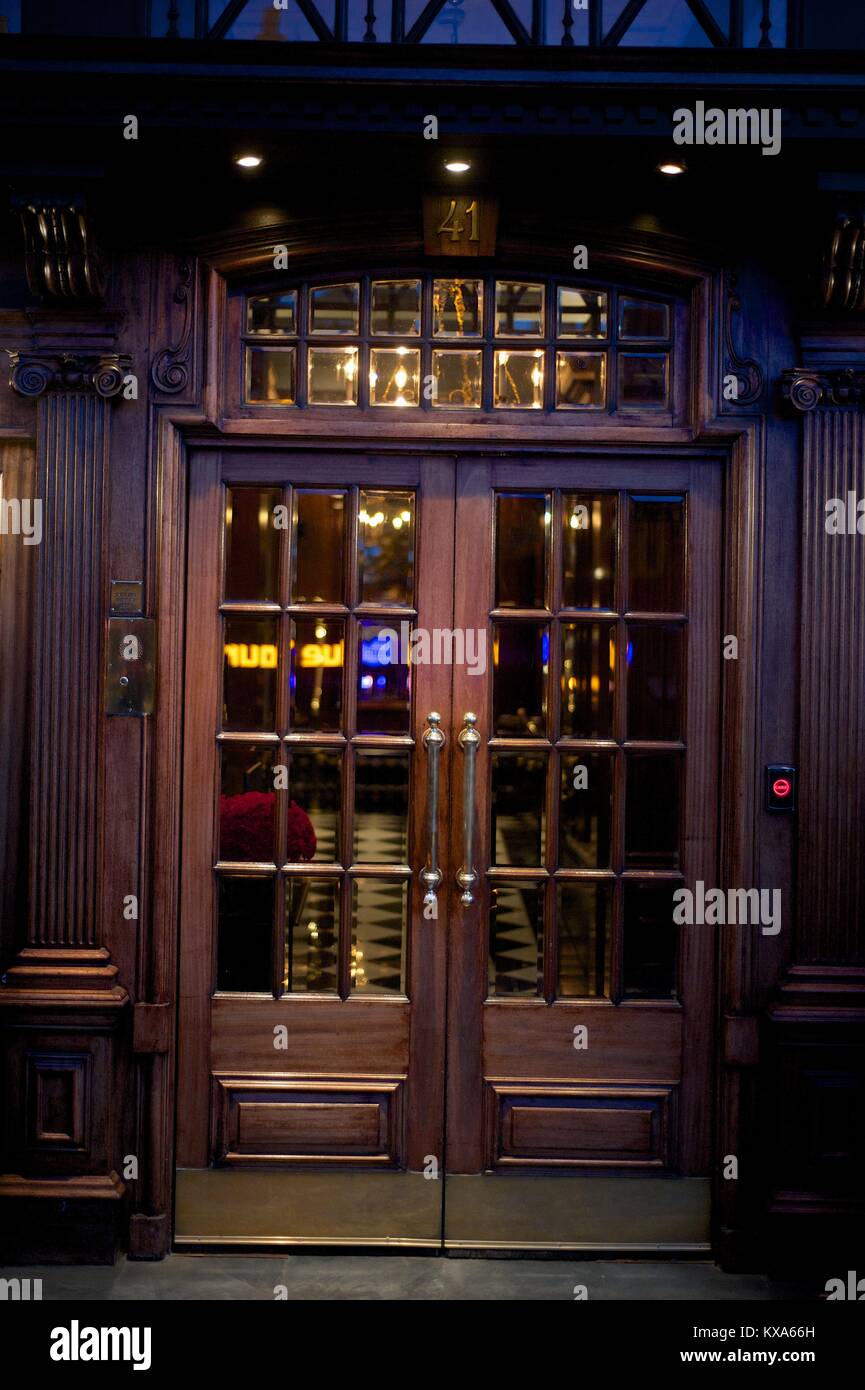 Victoria, Green Park, London Stock Photo - Alamy