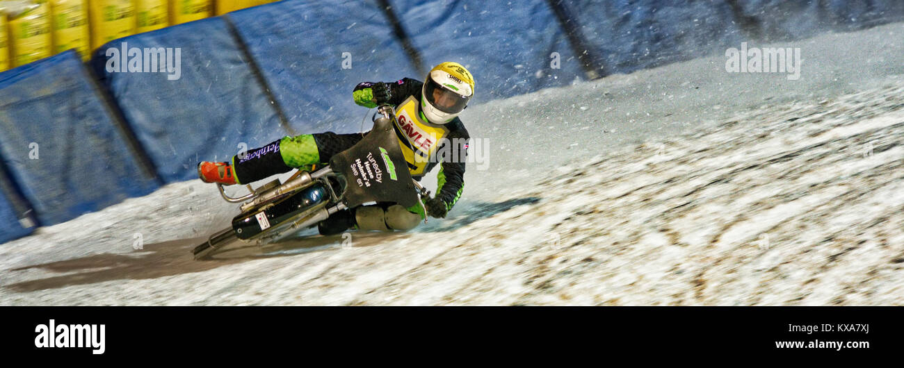 Ice speedway hi-res stock photography and images - Alamy