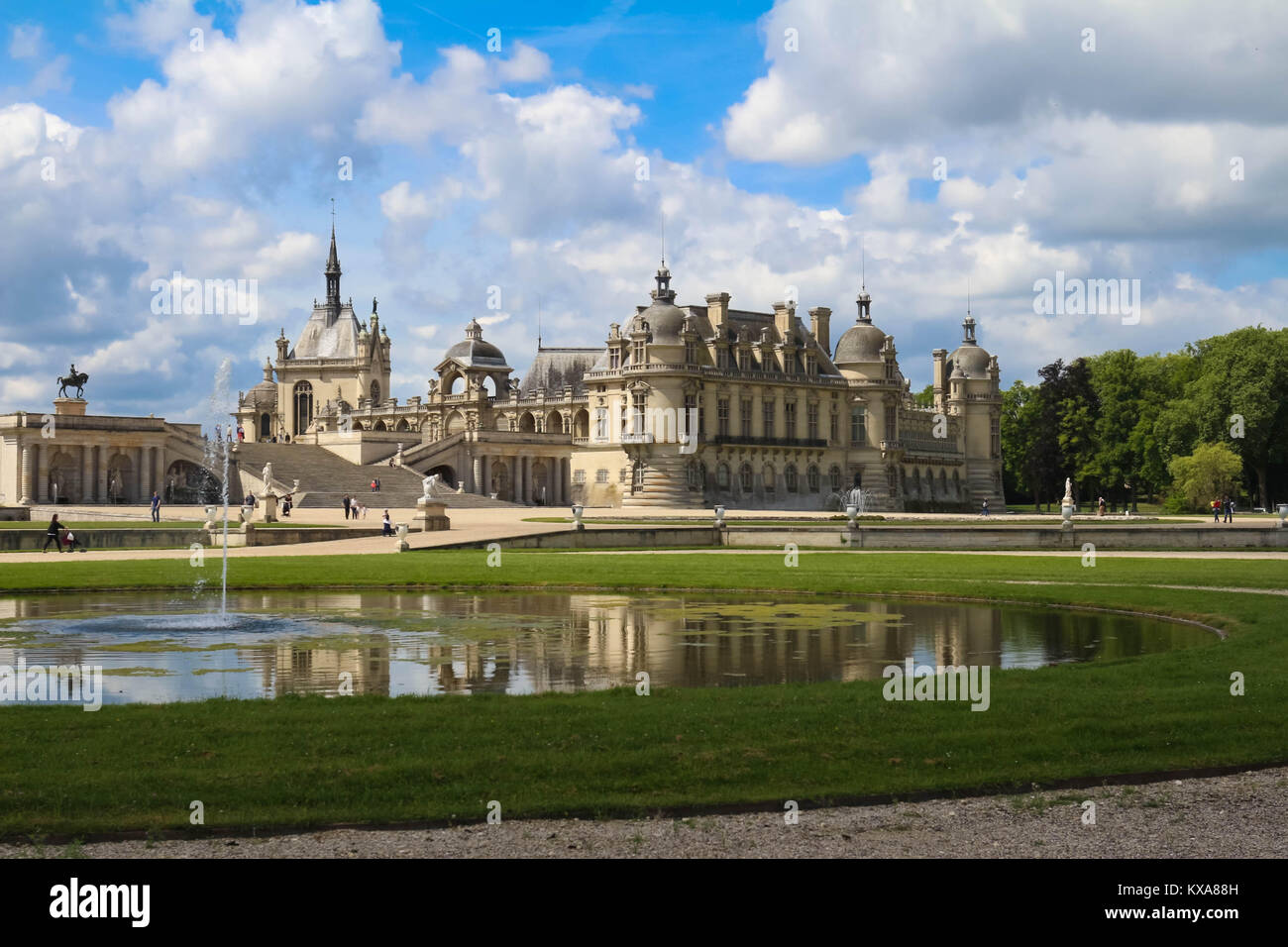 Chantilly castle railing hi-res stock photography and images - Alamy