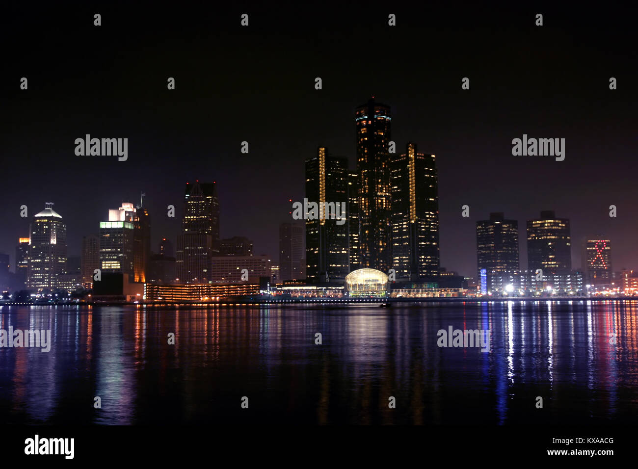 Detroit skyline downtown street view hi-res stock photography and ...