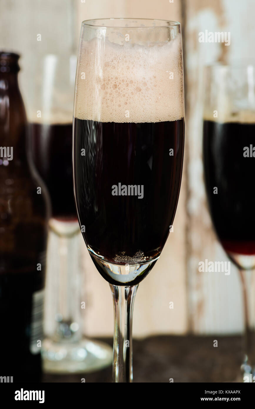 Cocktail stout champagne hi-res stock photography and images - Alamy