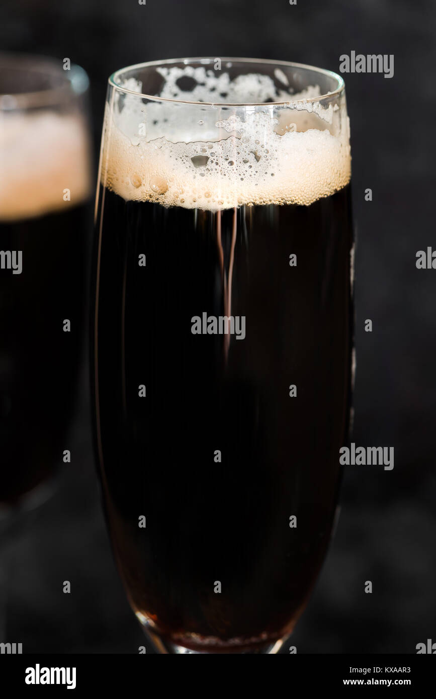 Black Velvet - stout and champagne cocktail Stock Photo - Alamy