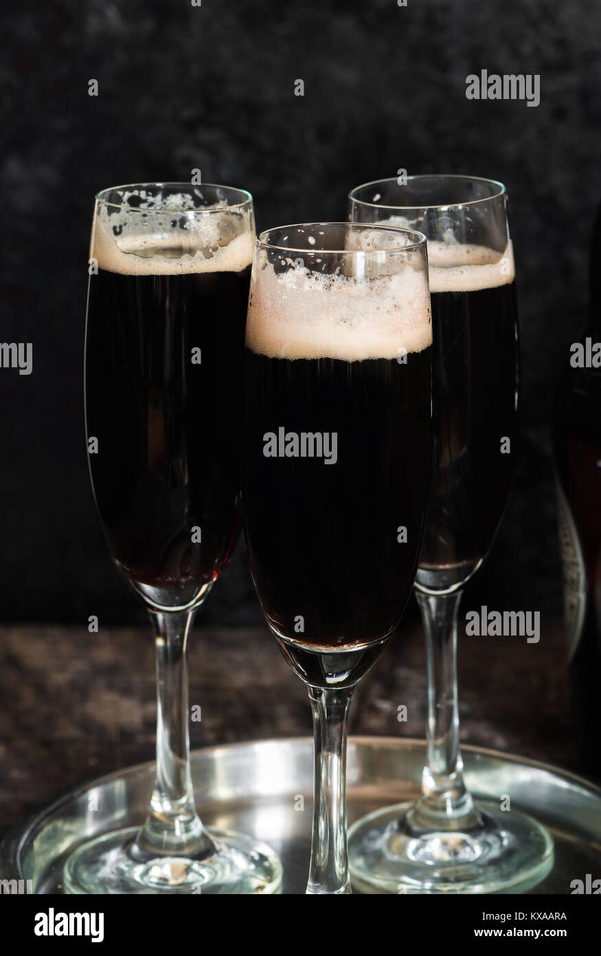 Cocktail stout champagne hi-res stock photography and images - Alamy