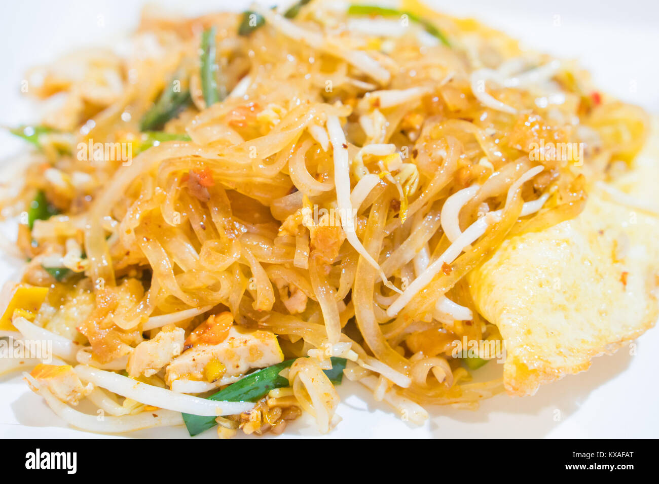 Thai noodle dish Pad Thai with prawns and omelet Stock Photo - Alamy