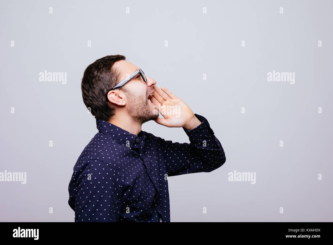 Man shouting side view hi-res stock photography and images - Alamy