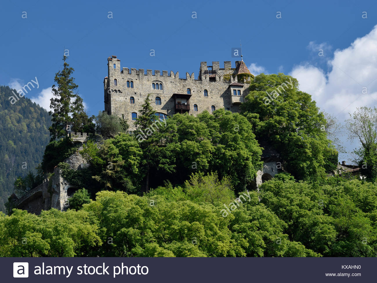 Brunnenburg Castle Stock Photos & Brunnenburg Castle Stock Images - Alamy