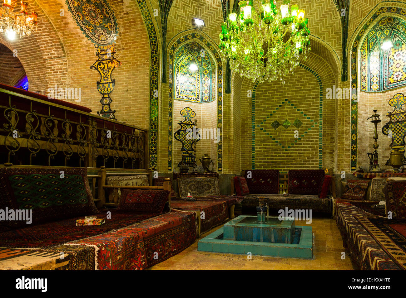 Traditional iranian house hi-res stock photography and images - Alamy