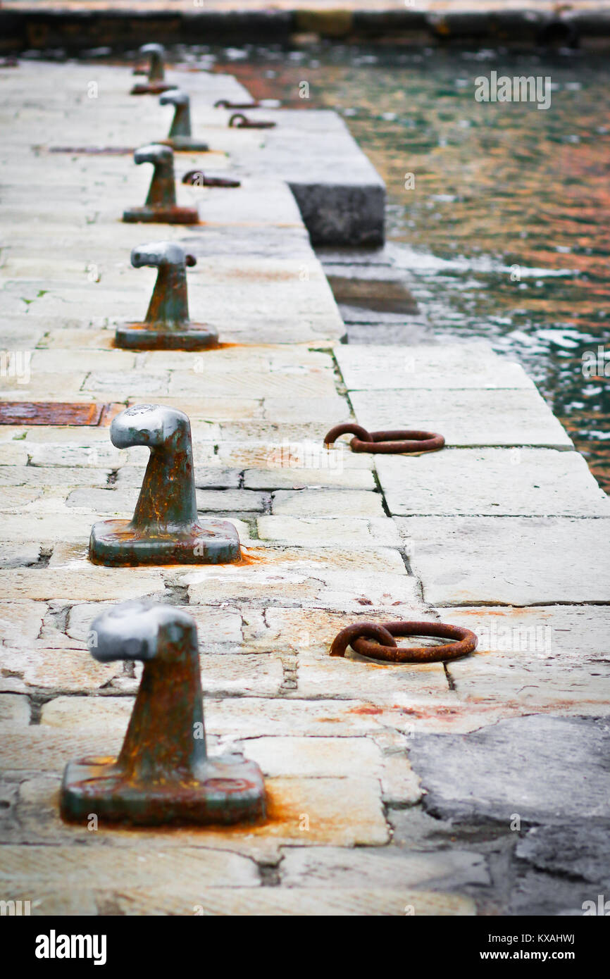 Mooring bollards hi-res stock photography and images - Alamy