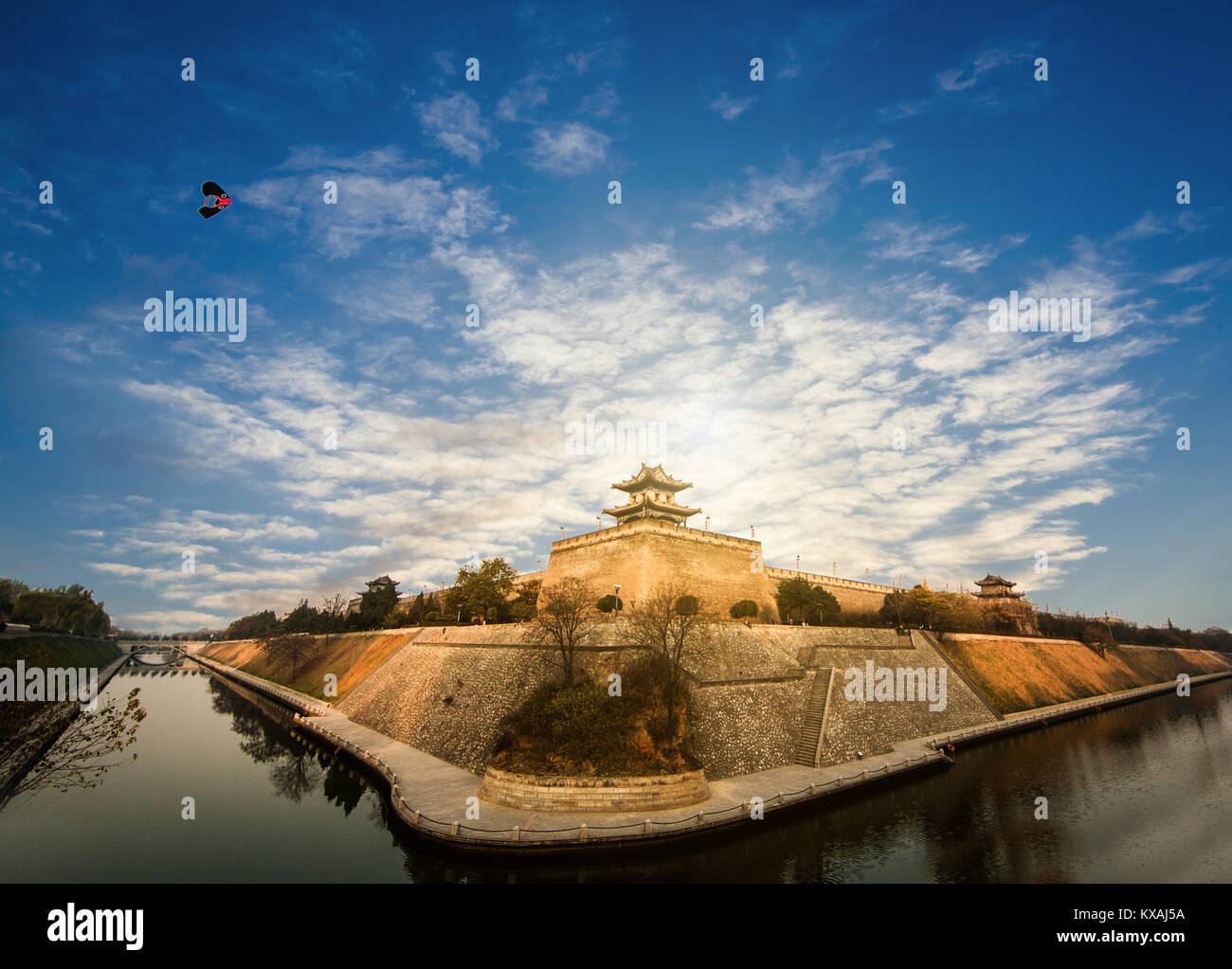 Xian ancient city wall sunset hi-res stock photography and images - Alamy