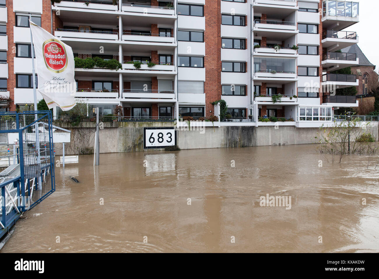 Koeln hochwasser hi-res stock photography and images - Alamy