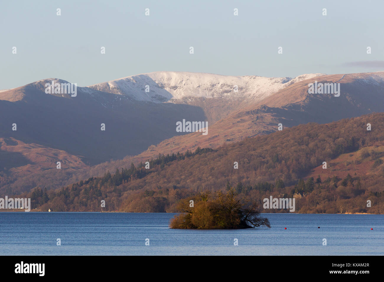 Cumbria, UK. 8th Jan, 2018. UK Weather. Lake Windermere Bright sunny ...